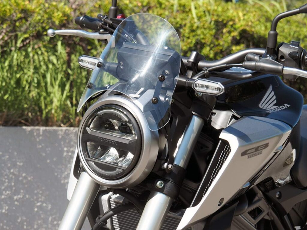 CB250Rスクリーン10選比較！スクリーンを付けて快適走行 - とっちゃん.lab