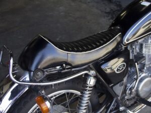SR400シングルシート8選比較！おしゃれなカフェレーサーの定番 - とっちゃん.lab
